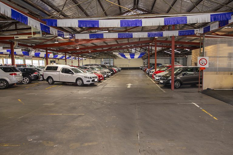 About Us | Universal Motor Auctions