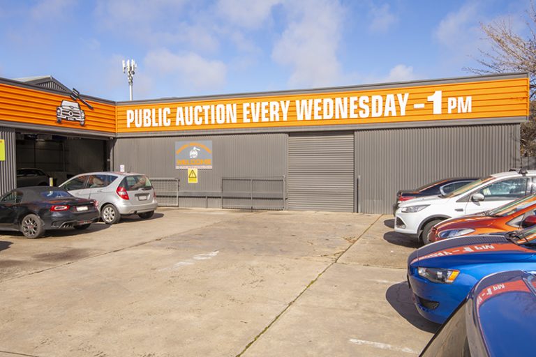 About Us | Universal Motor Auctions